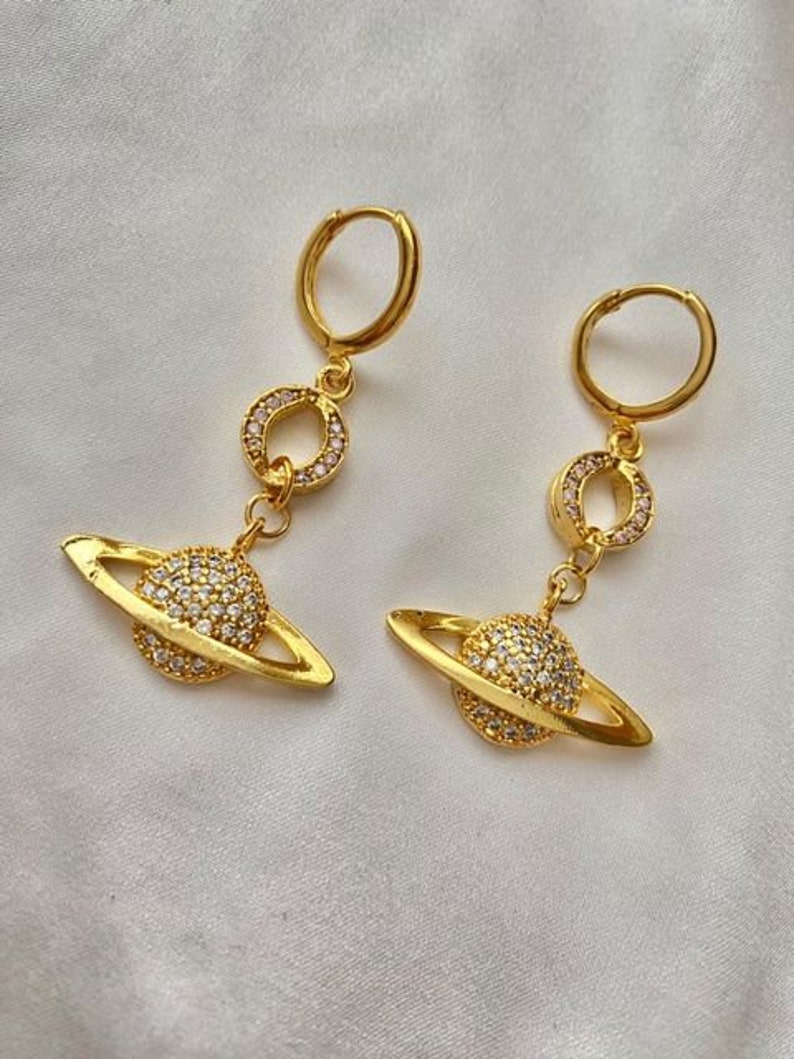 Gold Saturn Earring, Adele Saturn Earring, Planet Earring - Etsy