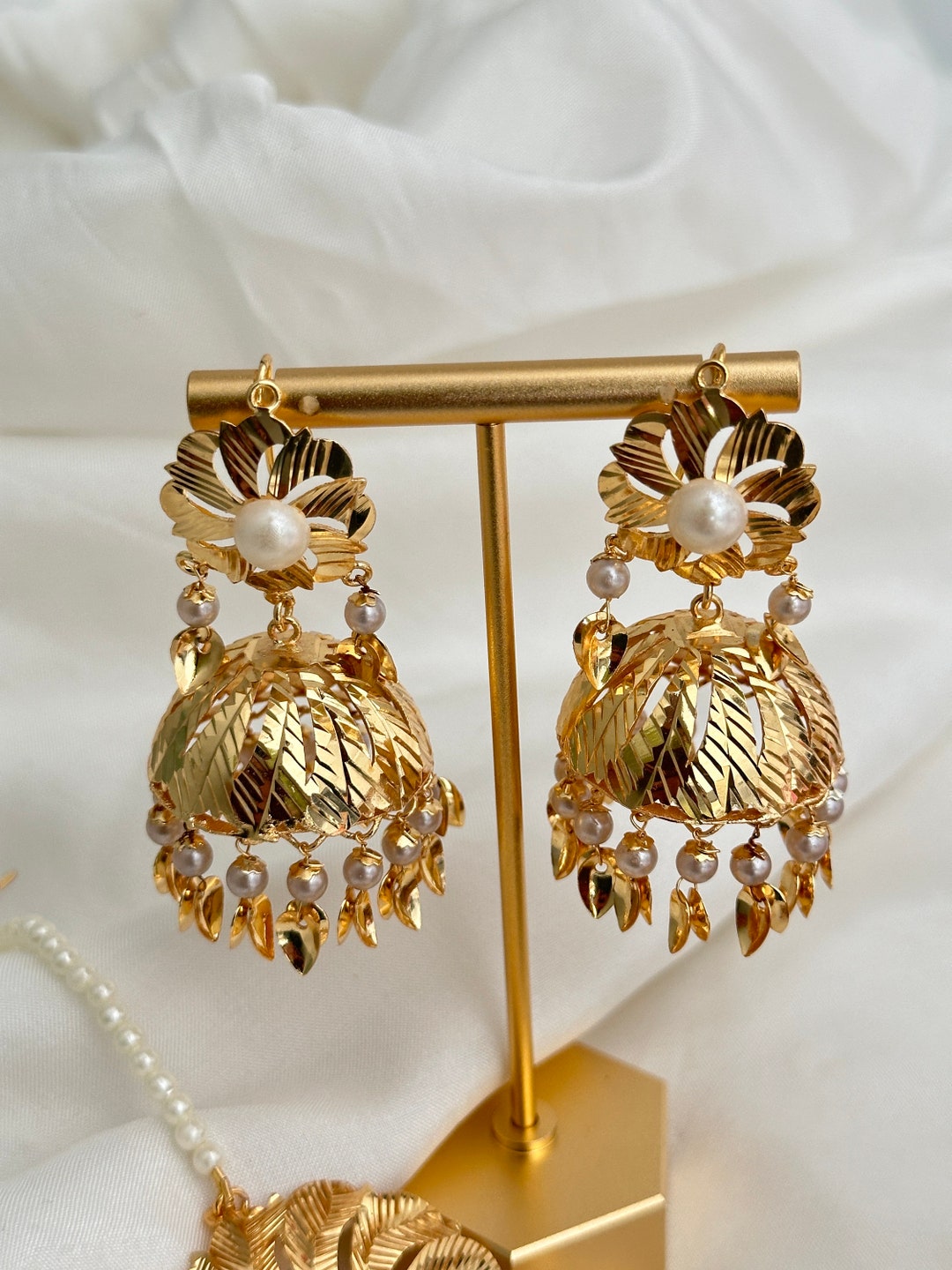 Pearl Punjabi Traditional Jhumka X Tikka Gold Piple Patti Tikka Set ...