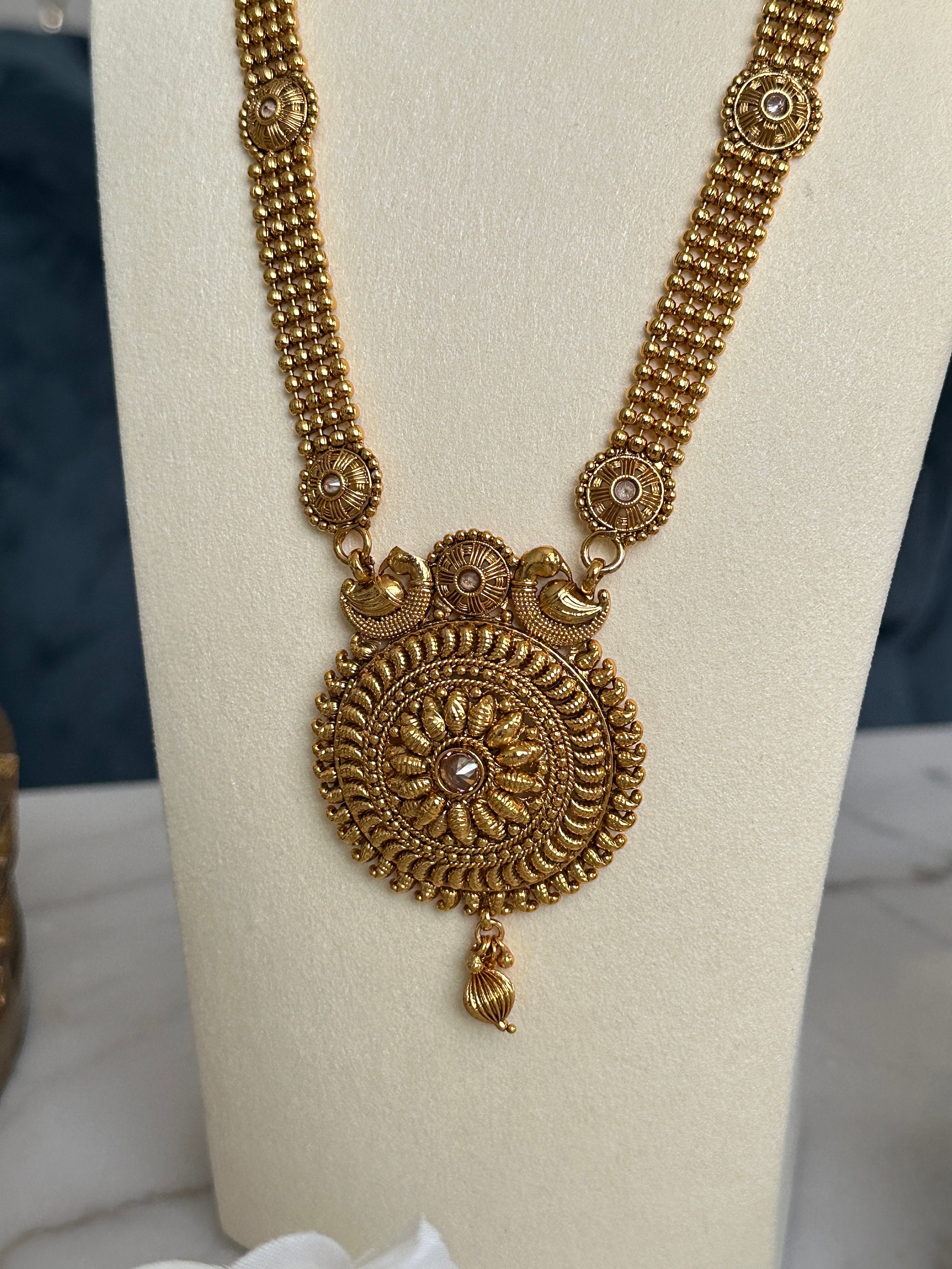 Antic piece long chain store