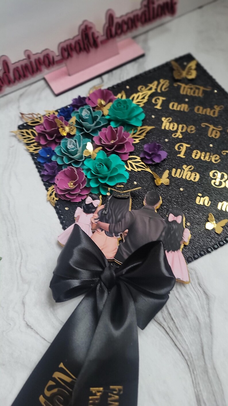 Custom Graduation Cap Topper: Picture & Paper Flowers, Class of 2025 - Etsy