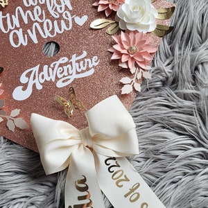 Costumaize Graduation Cap Flowers, Grad Cap Topper, Class of 2024 ...