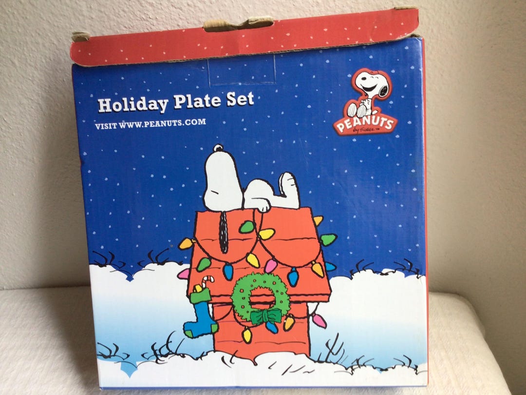 Peanuts Charlie Brown Snoopy Christmas Plates Dessert Holiday Set of 4 ...