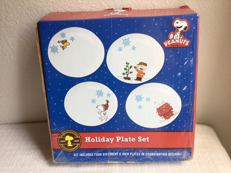 Peanuts Charlie Brown Snoopy Christmas Plates Dessert Holiday Set of 4 ...