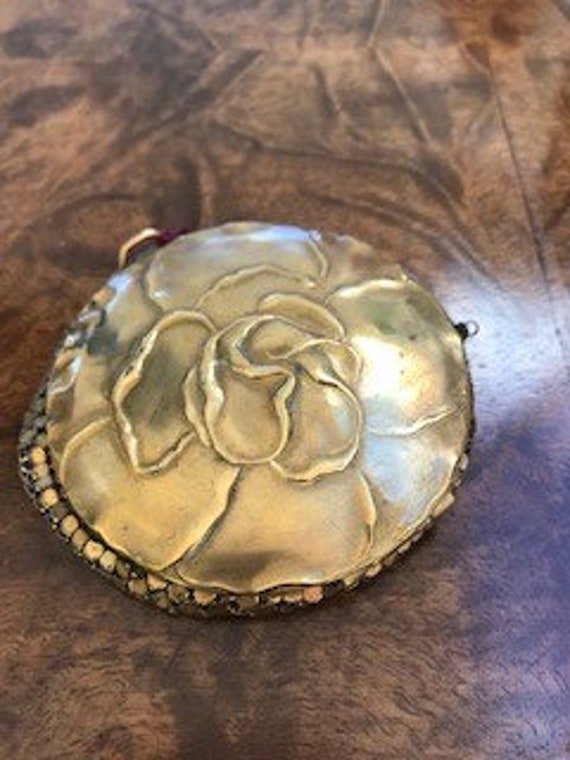 Pretty Rose Detail Powder Compact - Gem