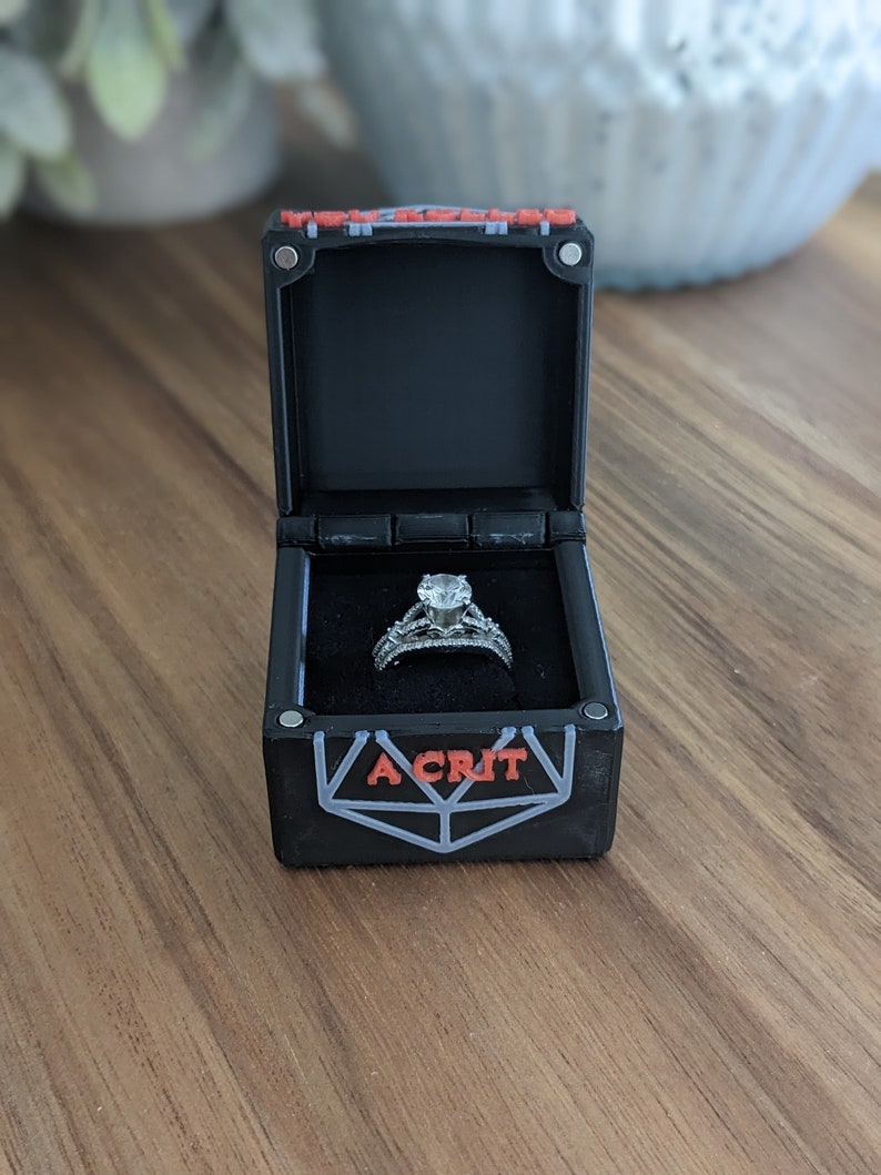 D20 You Rolled a Crit Ring Box (unique Proposal, Gift, Ring Bearer, Ect ...