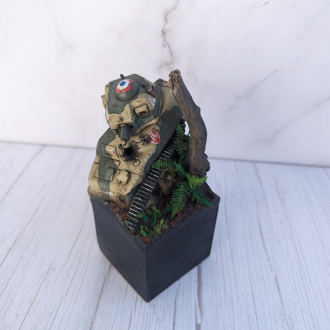 French 1/35 WW2 Destroyed Tank Vignette, H35 Tank, Military Model ...