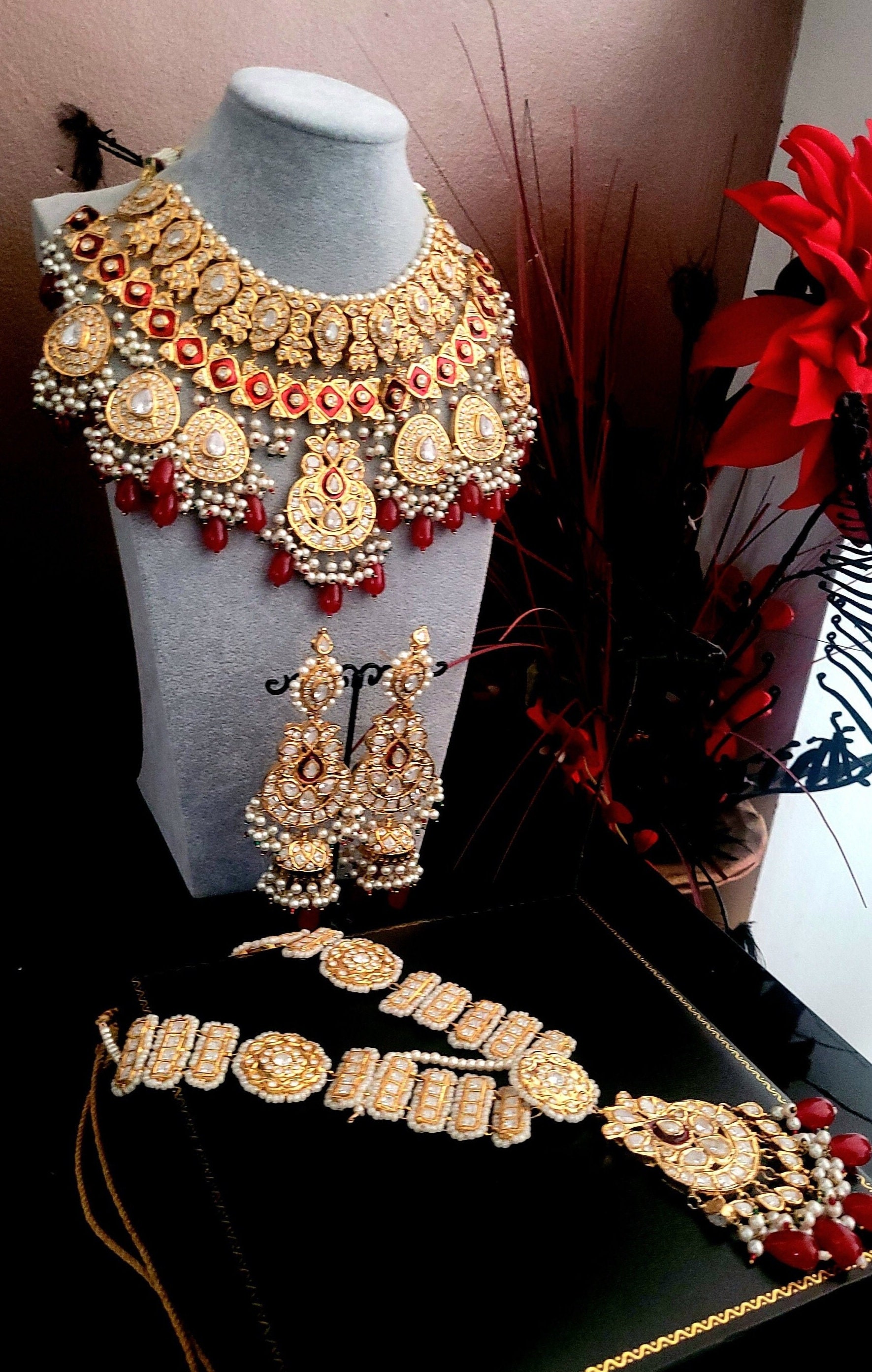Dulhan heavy jewellery store
