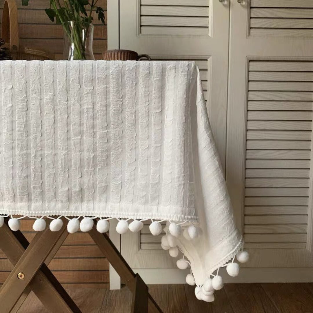 Vintage White 100%cotton Tablecloth With Pom Pom/round Tablecloth ...