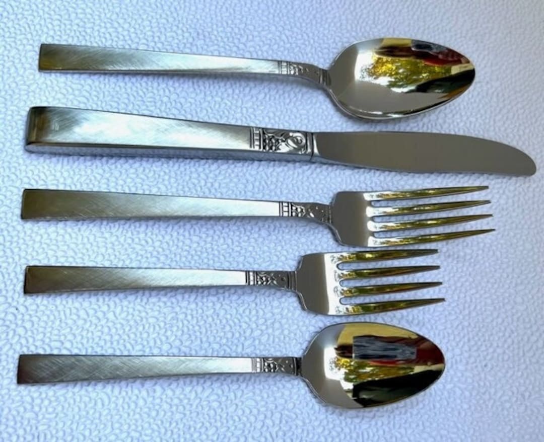 Brookwood Pattern, Oneida Silver, 5 Pieces Place Setting, Stainless ...