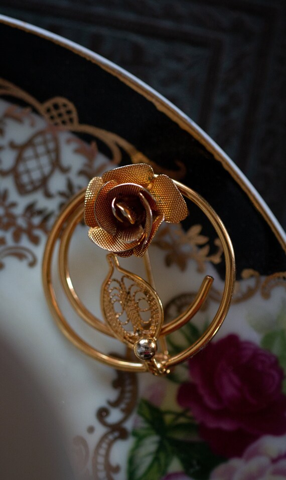 Vintage Rose Swirl Brooch from the 1960s - Gem