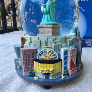 2001 Toys R Us NY Times Square Snow Globe - Etsy
