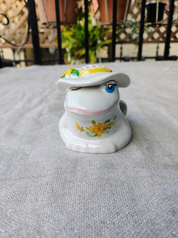 Vintage avon frog - Gem