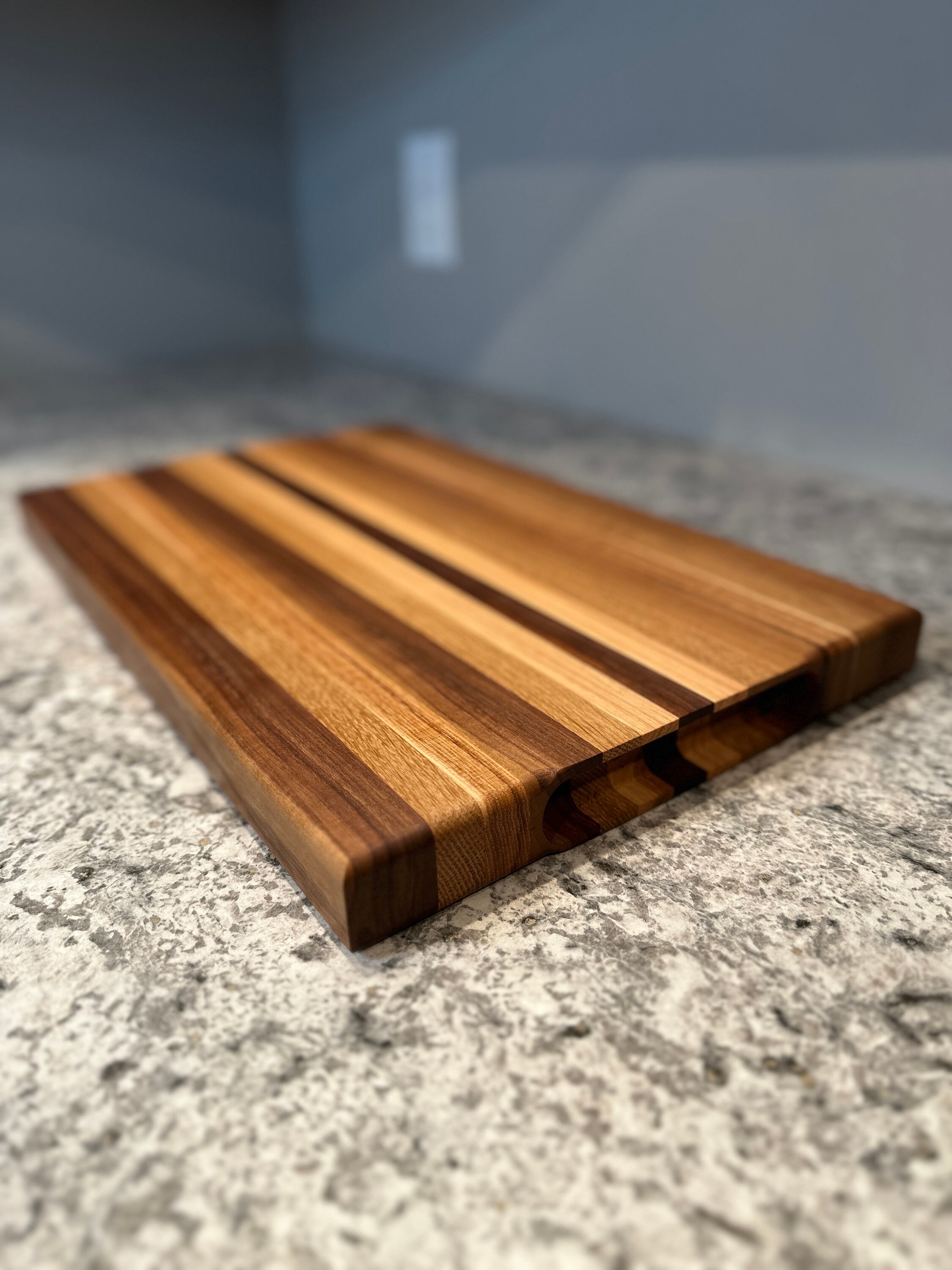 Cutting Board Edge Grain. Wood Hickory, White Oak and Walnut. Size 17 3 ...