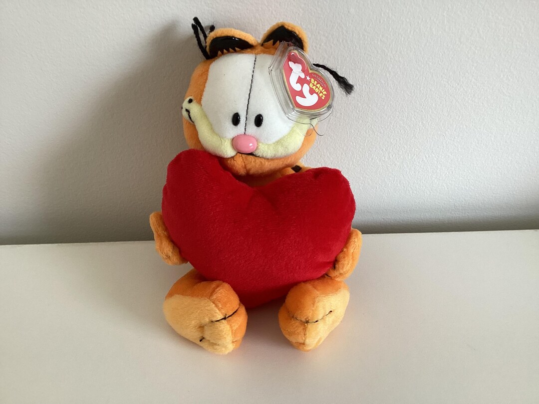 Ty Beanie Baby ‘garfield’ Holding a Big Red Heart….(6in When Sitting ...