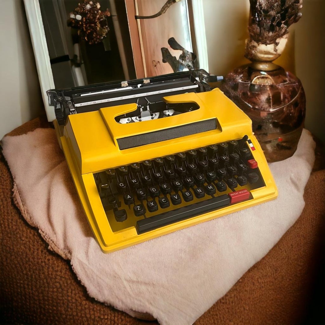 1970s Brother Typewriter - Etsy