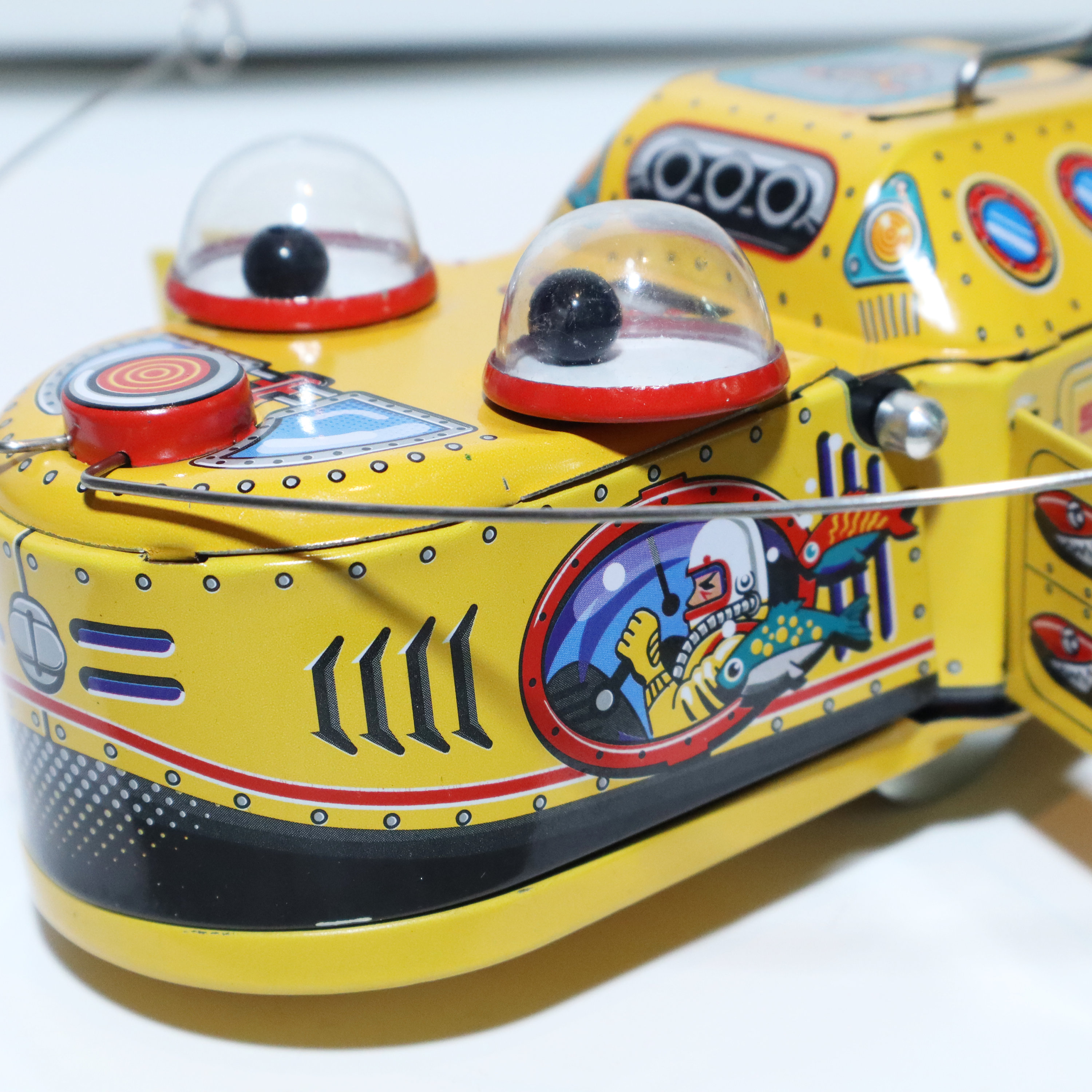 Space Whale Yellow.vintage Wind up Tin Toy Retro Collectible Yellow ...