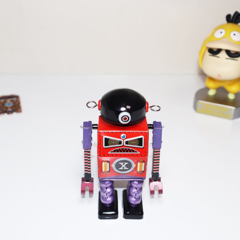 Dark Templar.vintage Wind up Tin Toy Retro Collectible Robot.design ...