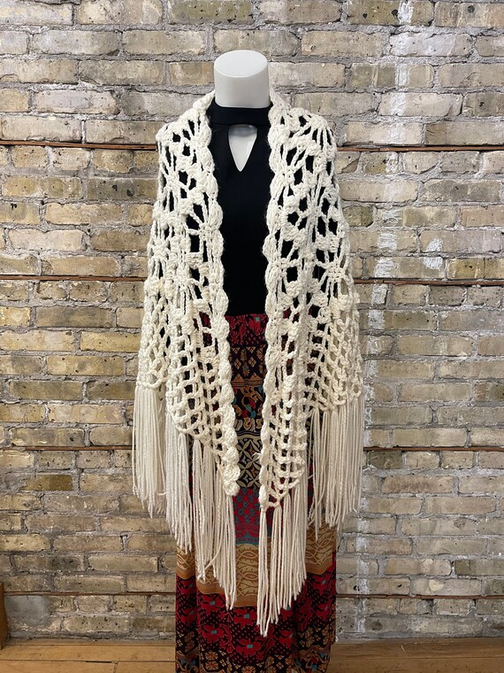 Vintage Ivory Crochet Shawl - Gem