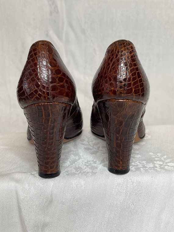 40s Loeser’s Martinique brown alligator pumps - Gem