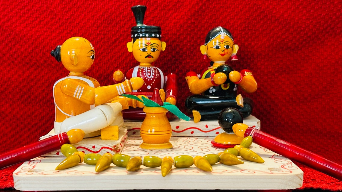 Traditional Hindu Marriage | Etikoppaka Doll | Home Decor | Navaratri ...