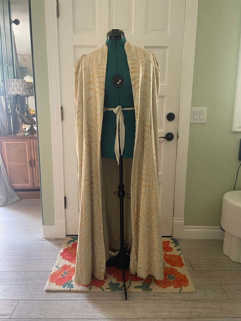 Vintage 1940s Full Length Brocade Cape * Cream With Metallic Gold Palm ...