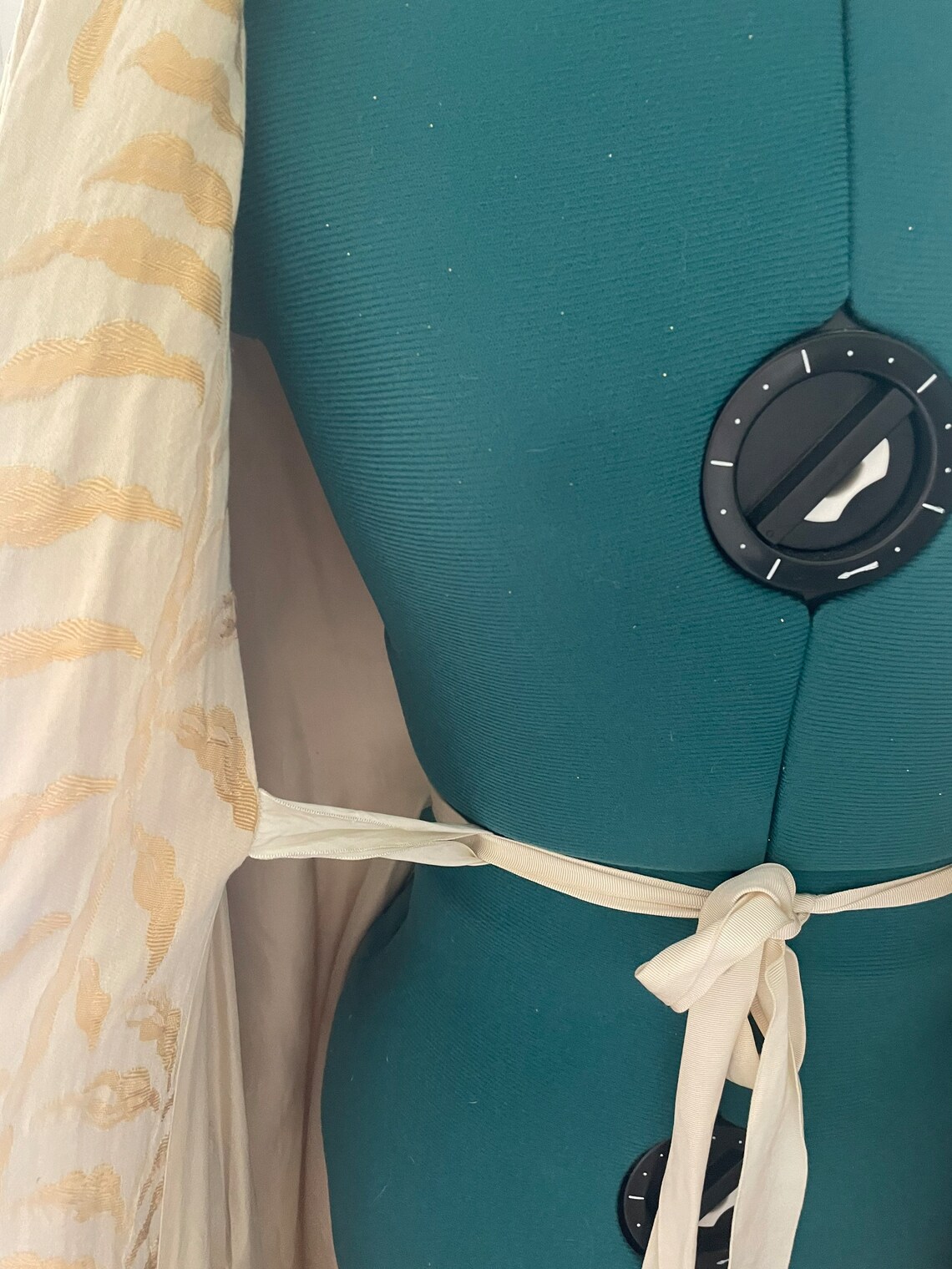 Vintage 1940s Full Length Brocade Cape Cream With Metallic - Etsy