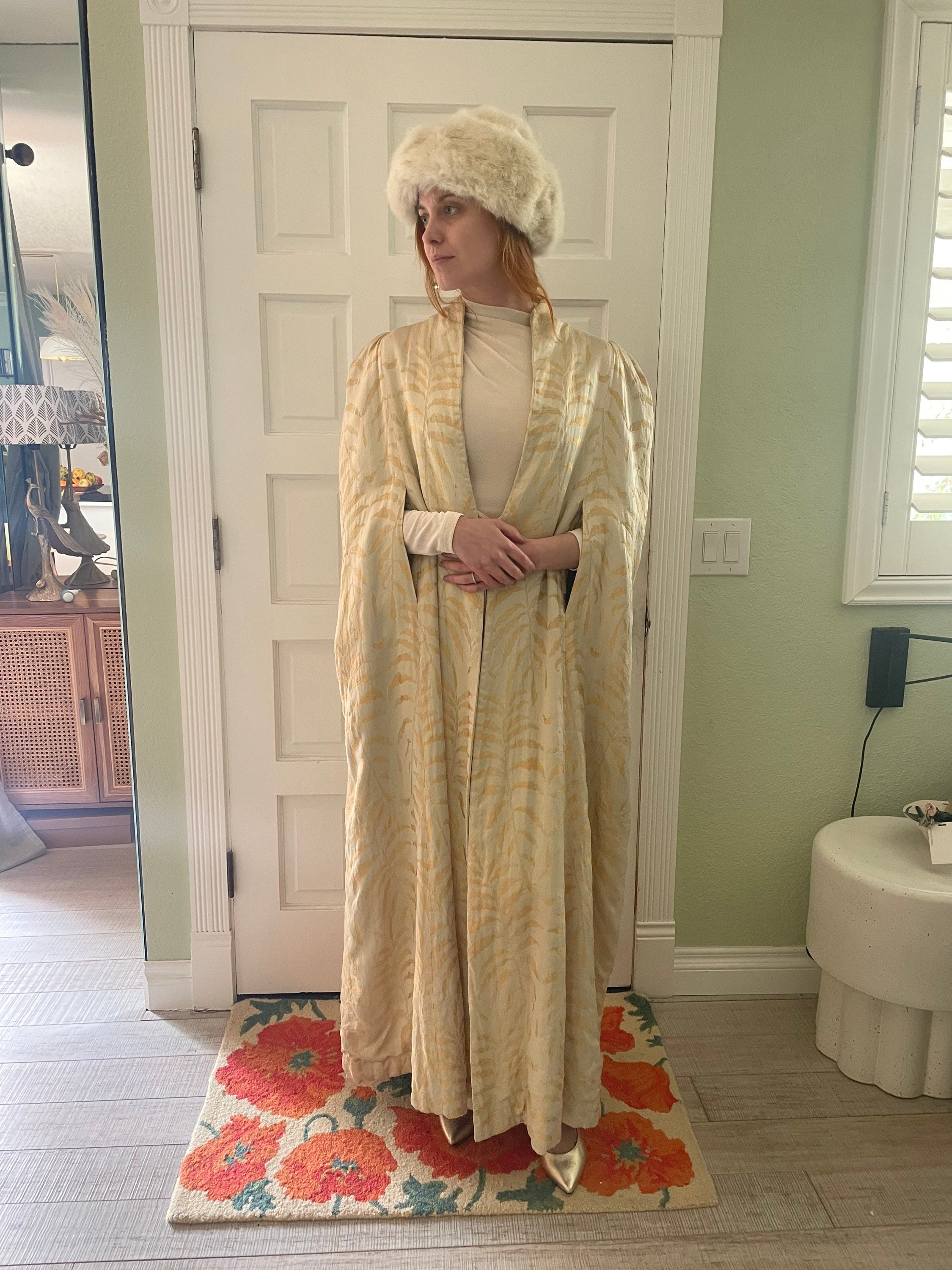 Vintage 1940s Full Length Brocade Cape * Cream With Metallic Gold Palm ...