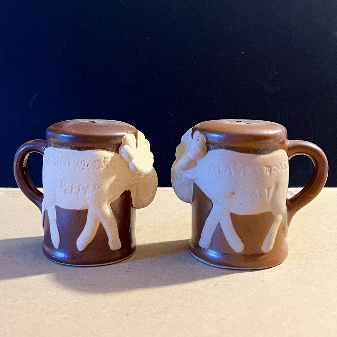 Vintage Alaska Moose Milk 3D Pottery Design Souvenir Salt & Pepper ...