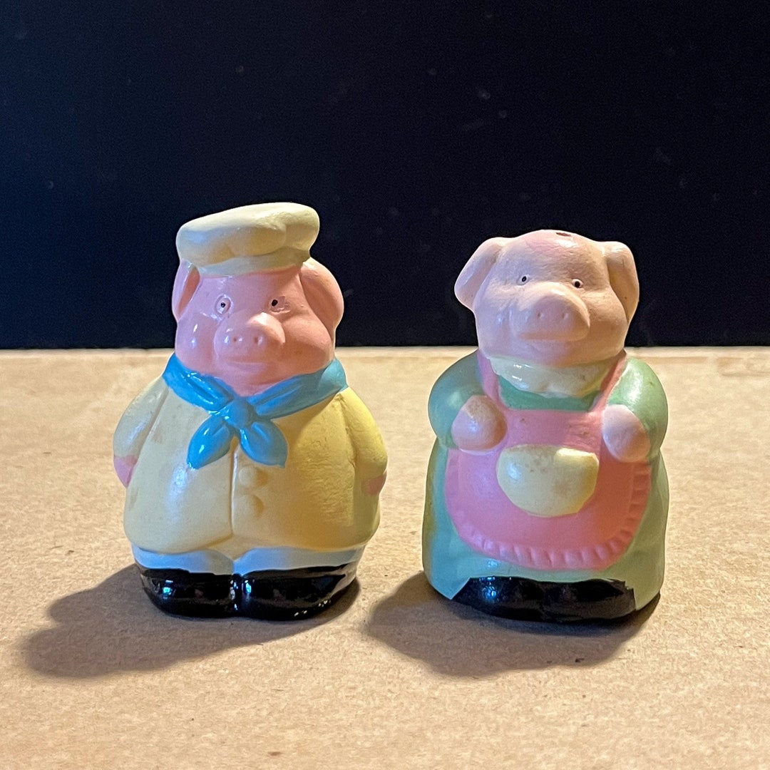 Vintage 1960s Anthropomorphic Pig Baker and Wife Salt & Pepper Shakers ...