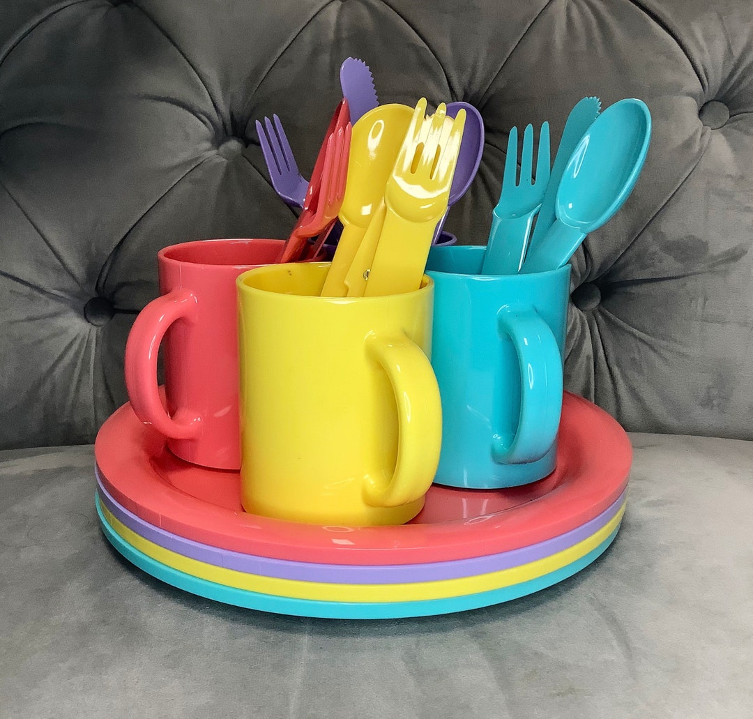 Set of Four PLASTIC PASTEL Easter DINNERWARE Sets - Etsy