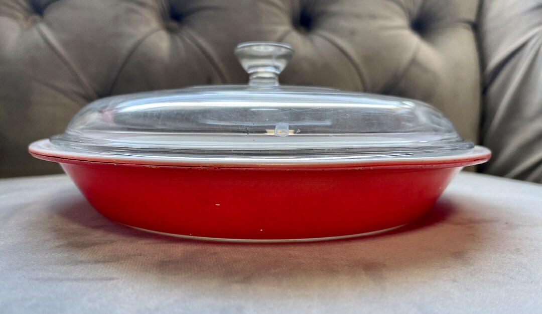 Vintage 209 8 1/2 Inch Flamingo PINK Milk Glass PYREX PIE Plate and Lid ...