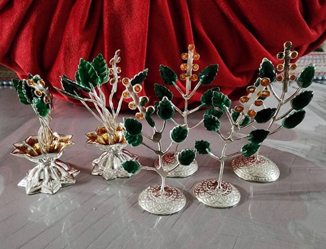 Silver Tulsi | Tulasi | Thulsi Plant Symbol of "purity and Devotion ...