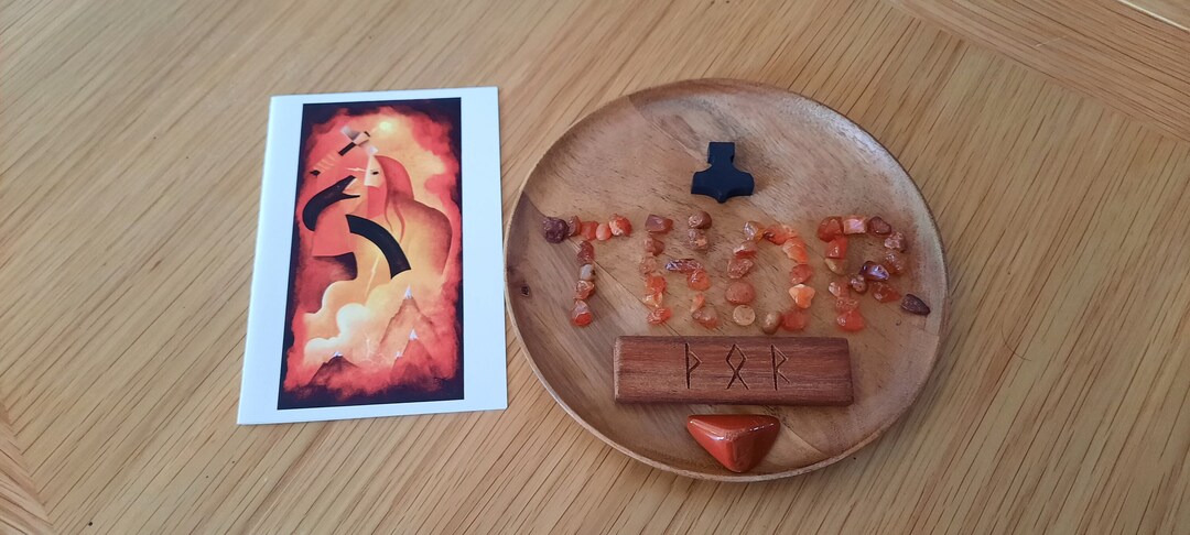 Thor Altar Plate With Ebony Mjolnir, Crystals, Token and Art Card - Etsy