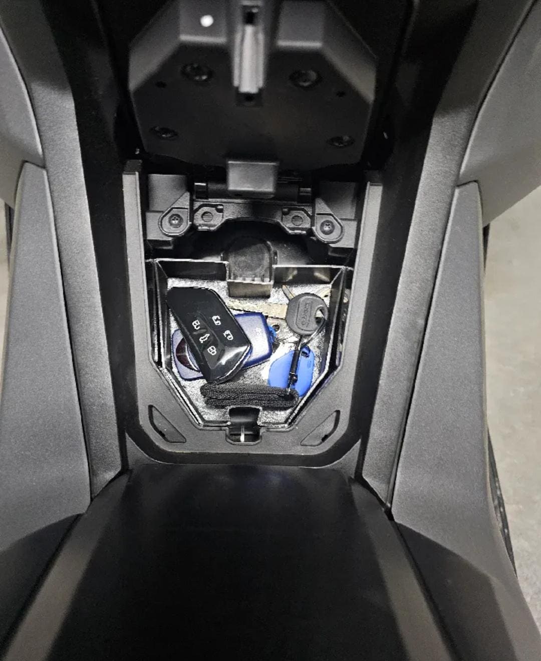Honda ADV Gas Cap Storage Compartment Insert – Key & Coin Holder ...