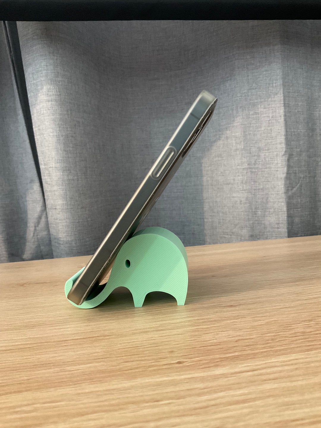 Animal Phone Stand / iPhone Stand / Elephant, Kangaroo, Giraffe / Gift ...