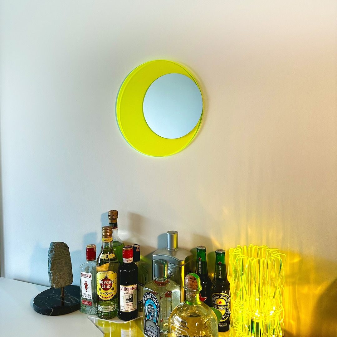 Round Neon Mirror | Glowing Yellow Neon Mirror, Modern Mirror Design ...
