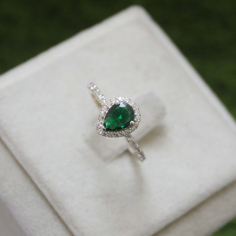 Emerald Diamond Shaped Stone - Etsy UK