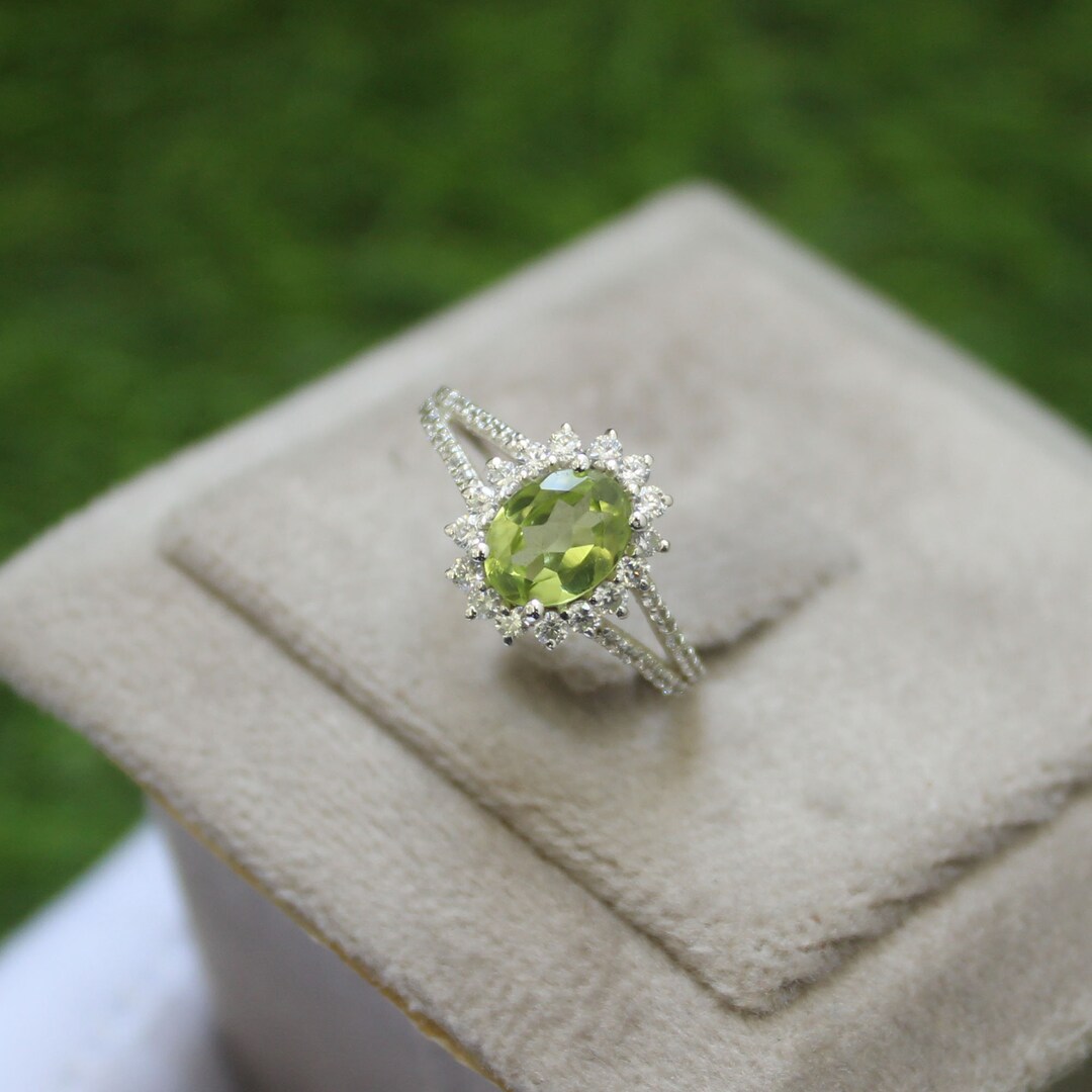 Natural Green Peridot Solitaire Ring-dainty Green Gemstone Ring-peridot ...