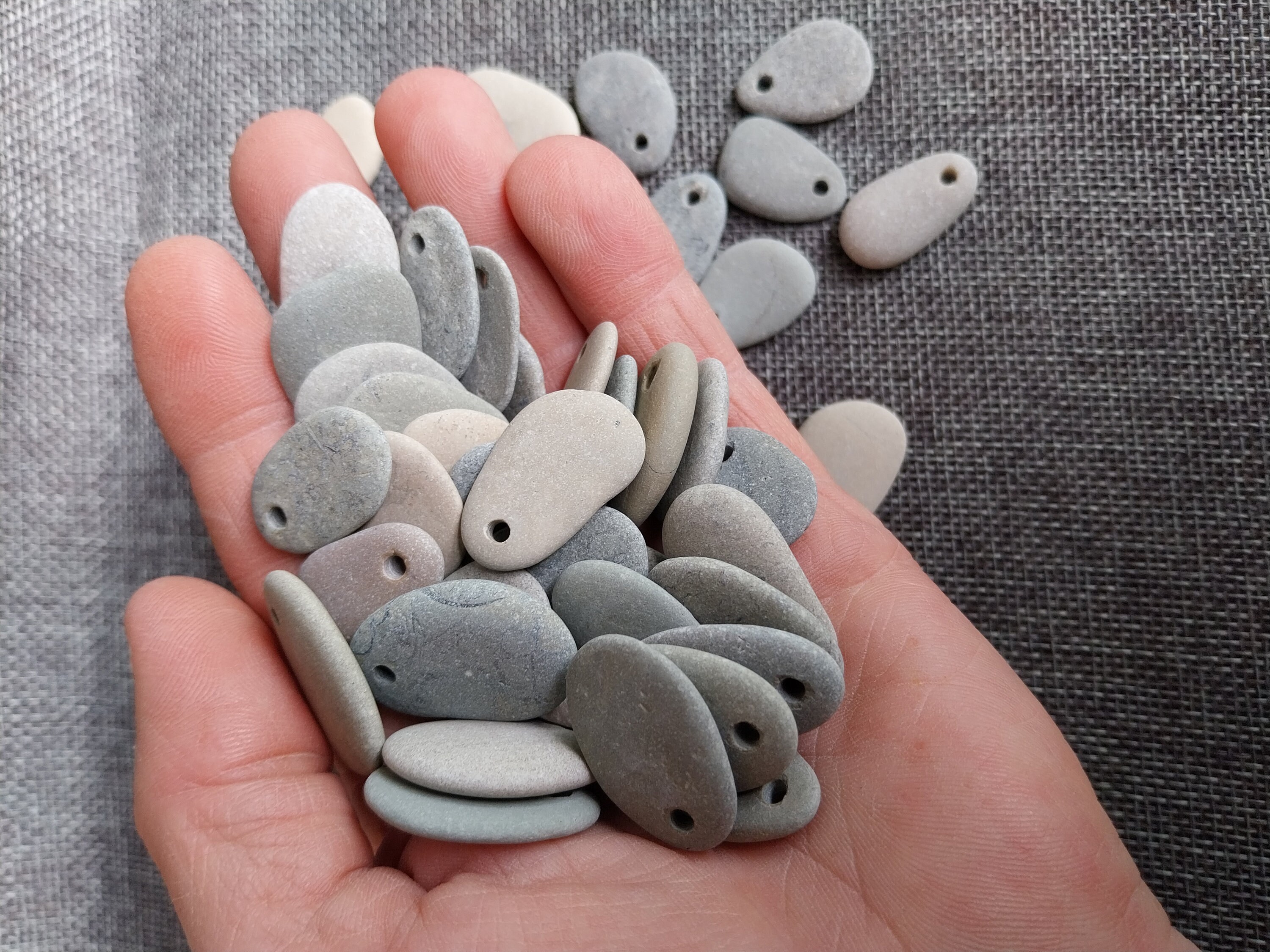 40 Pcs Top Drilled Flat Sea Stones 2mm, 3mm Hole. Drilled Pebbles 2-2 ...