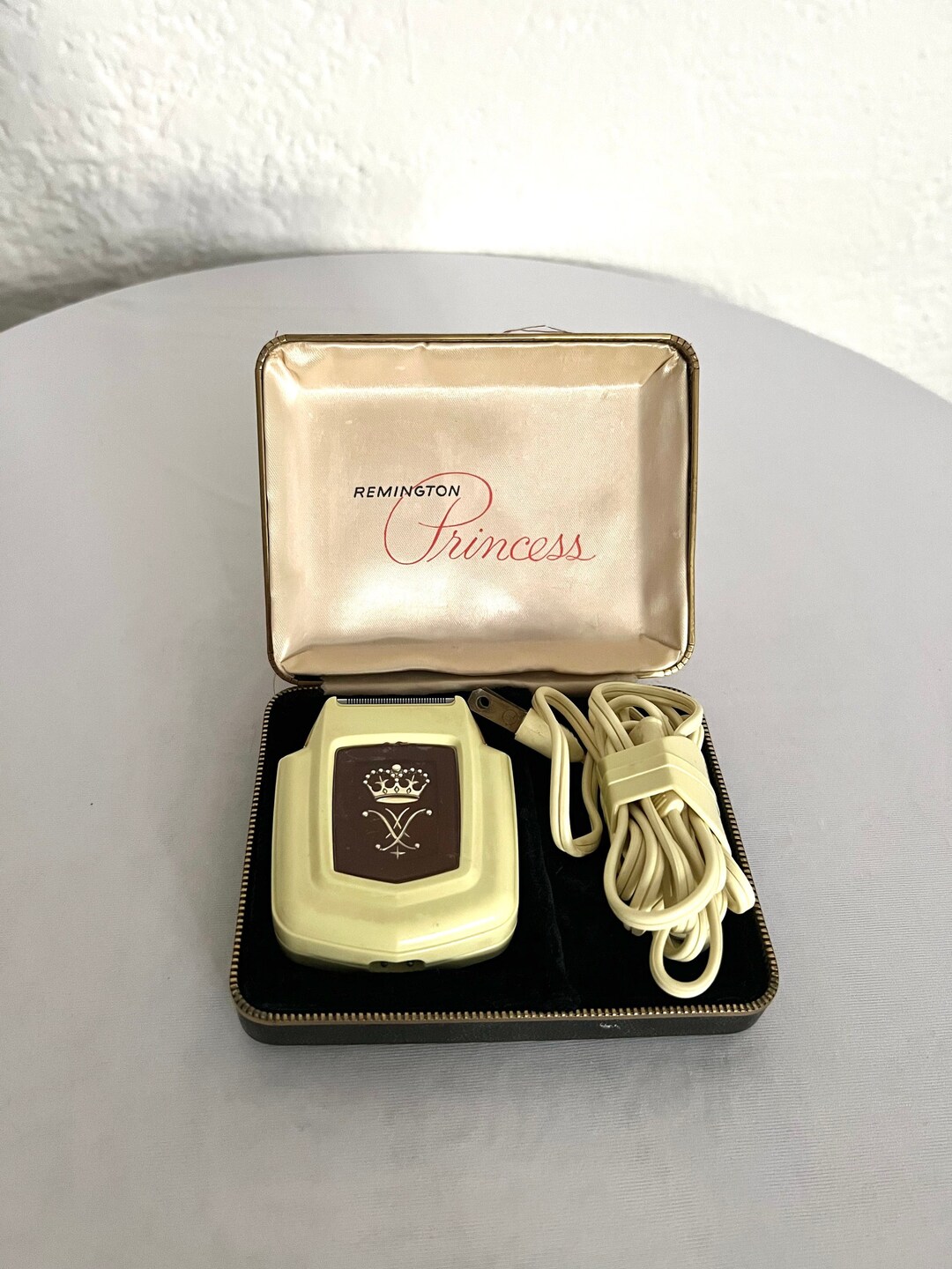Lady Remington Shaver Princess 1950s Electric Razor in It's Original ...