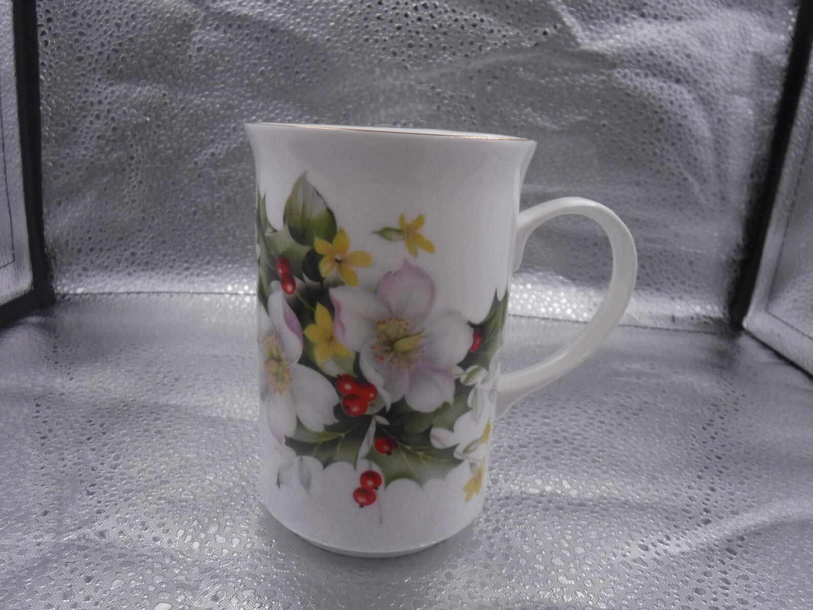 St George's SGE6 Bone China Red Berries and White Flowers Mug, Made in ...