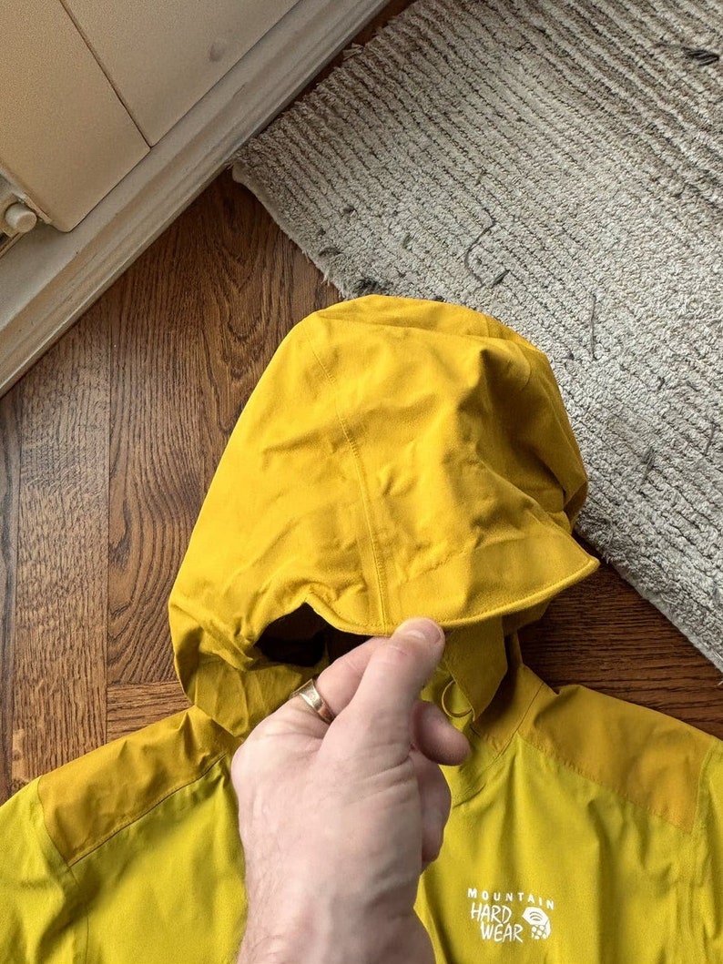 Mountain Hardwear Shell Jacket Taped Seams Gorpcore Arcteryx Hooded ...