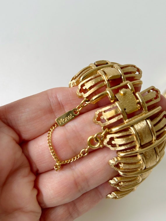 Statement Vintage Bracelet. Gold Tone. Signed Monet. … - Gem
