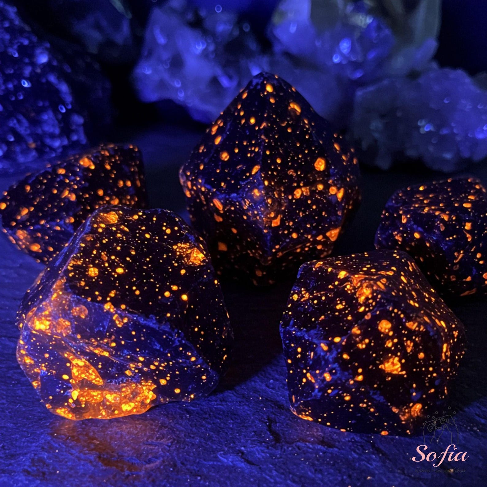 Raw Natural Yooperlite Crystal - UV Reactive Rough Stones Home ...