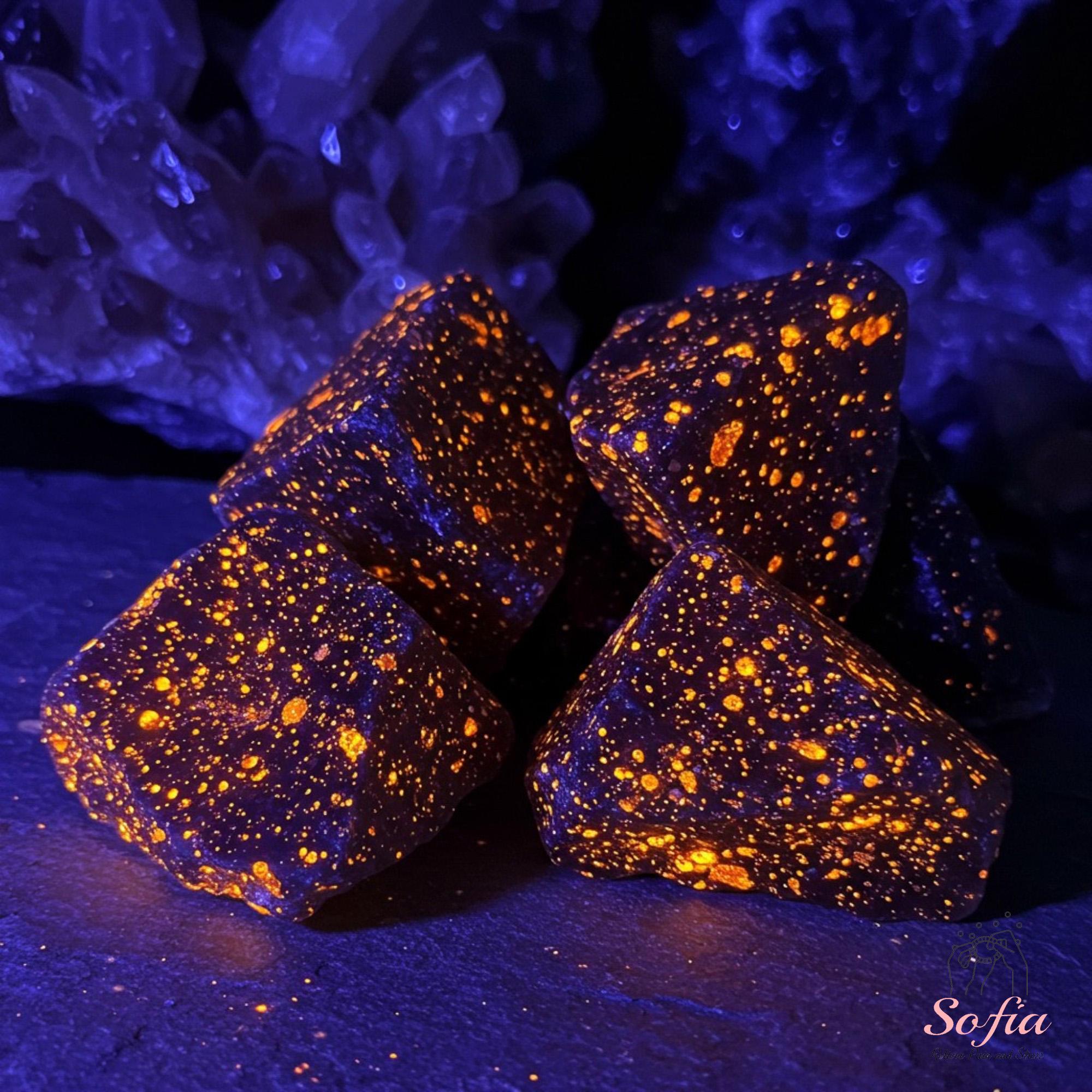 Raw Natural Yooperlite Crystal - UV Reactive Rough Stones Home ...