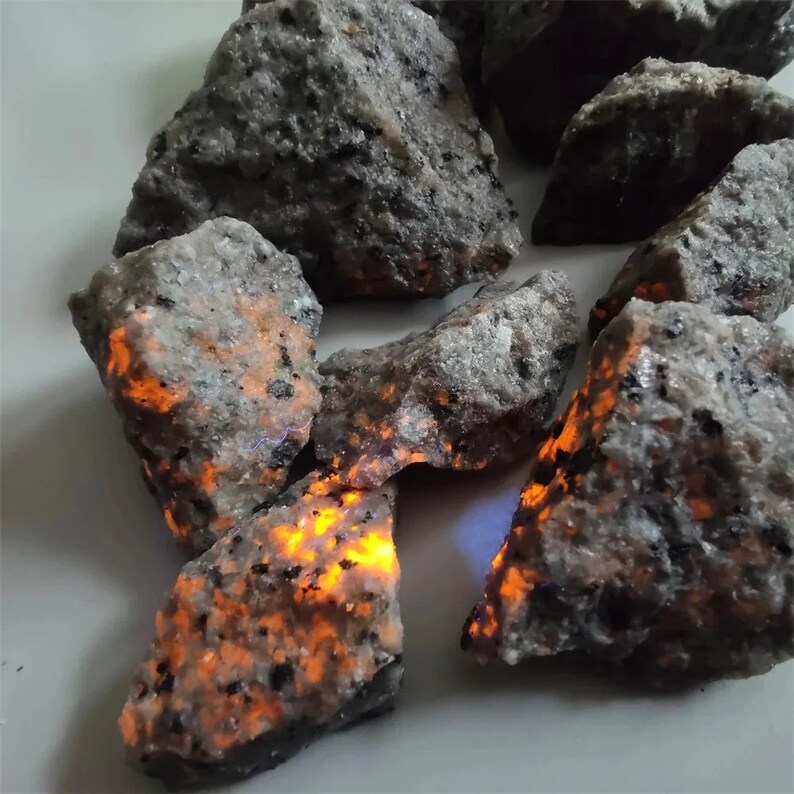 Raw Natural Yooperlite Crystal - UV Reactive Rough Stones Home ...