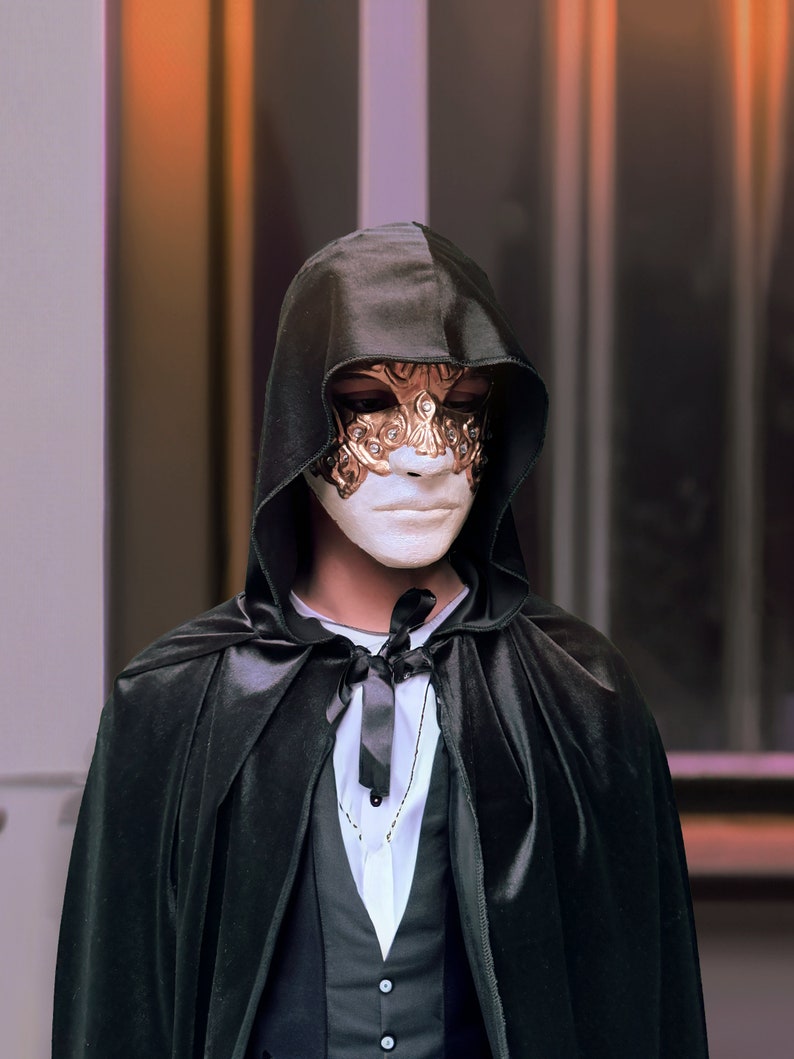 Eyes Wide Shut Mask and Velvet Cloak Bill Harford Mask Kubrick Film ...