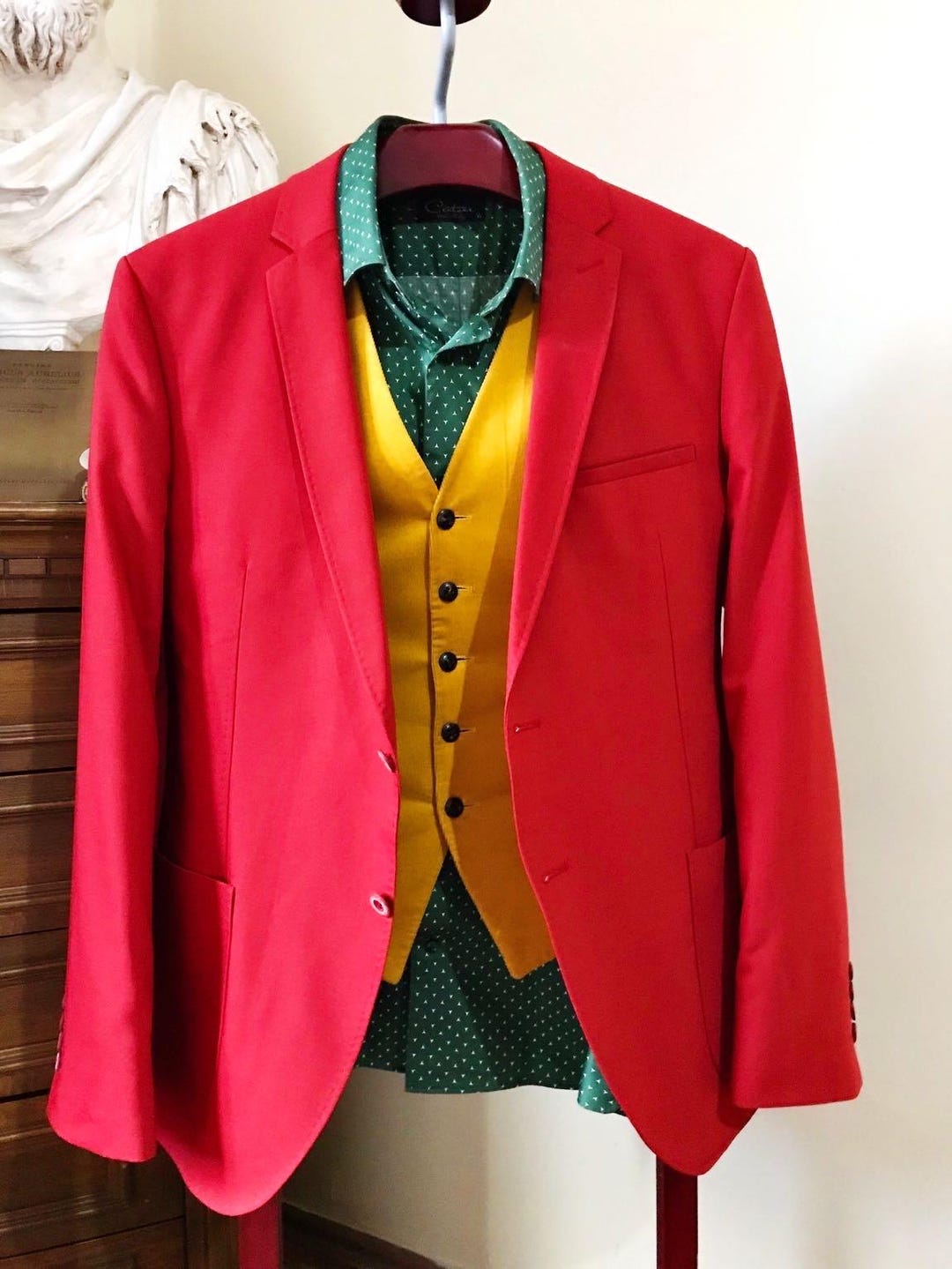 The Joker Arthur Fleck Phoenix's Costume With Face Paint and Hair Sprey ...