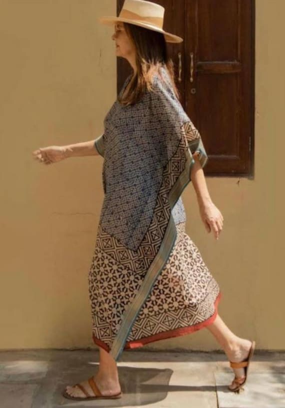 Korte Kaftaner Short Sleeve Dress Fasane With Belt And Ethno Print In