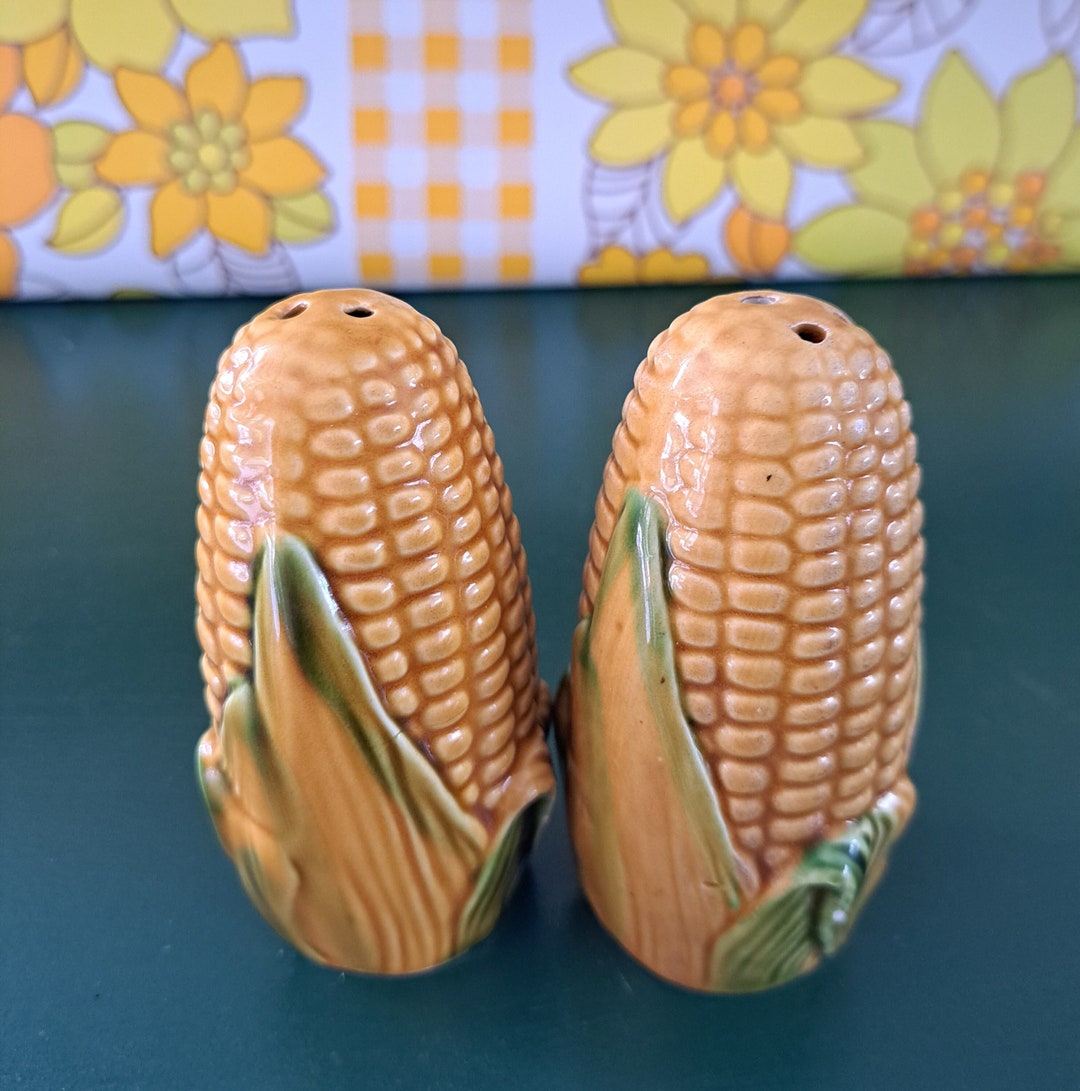 Vintage Corn Salt & Pepper Shakers. 1950s Retro Cobs of Corn. Retro ...